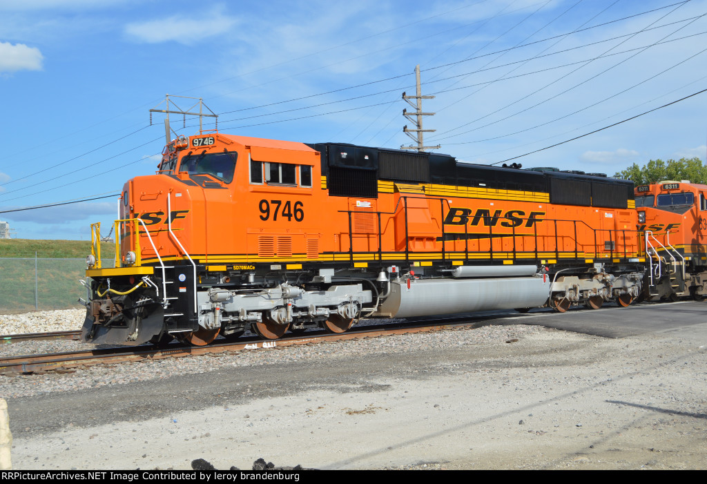 BNSF 9746 in dpu mode on the fort scott sub